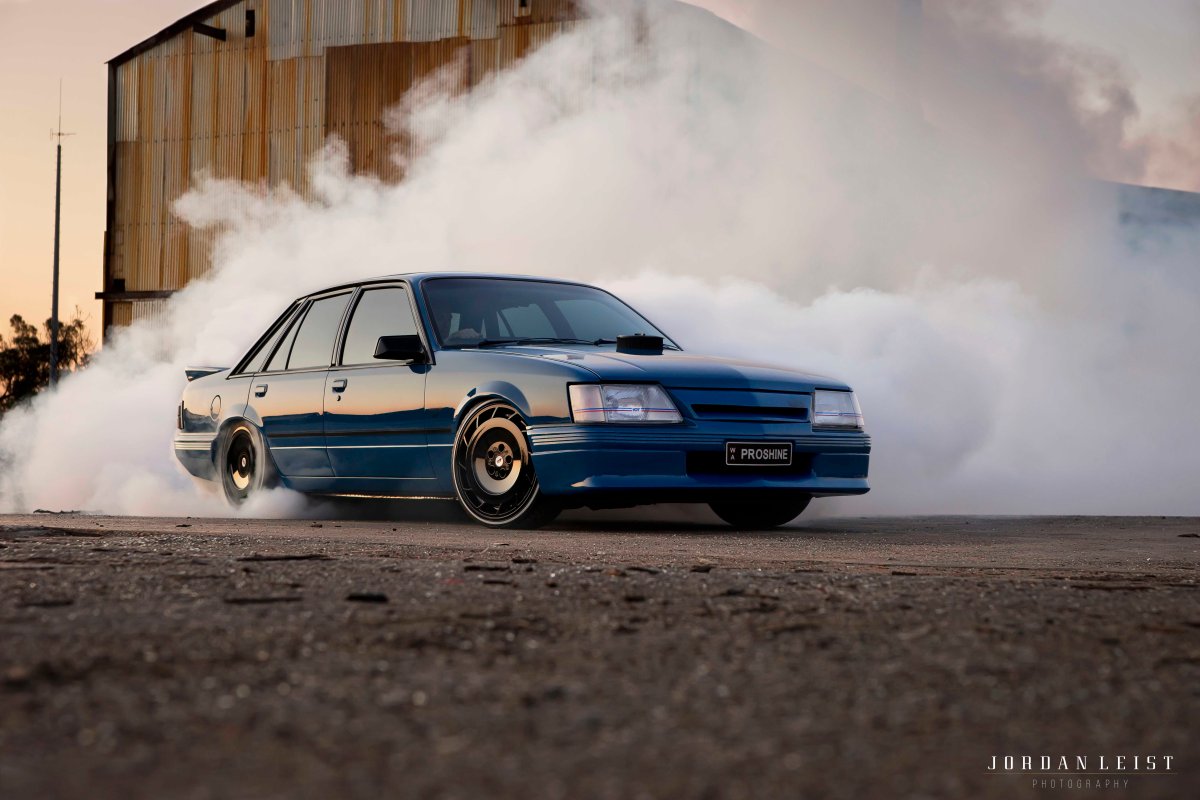 CLEAN MACHINE – VK Commodore
